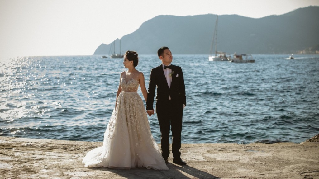 Waterfront Destination Wedding featured in Junebug Weddings - Cinque ...